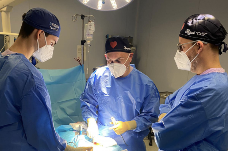 Tu neurocirujano especialista hernia discal en Málaga - Dr. Mosqueira